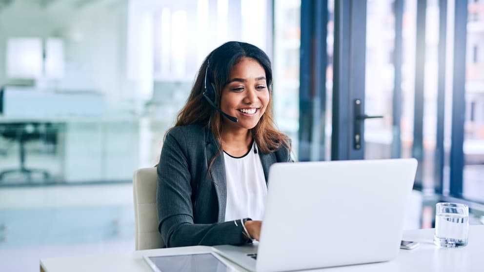 What is Feature-Benefit Selling? Definition + Examples