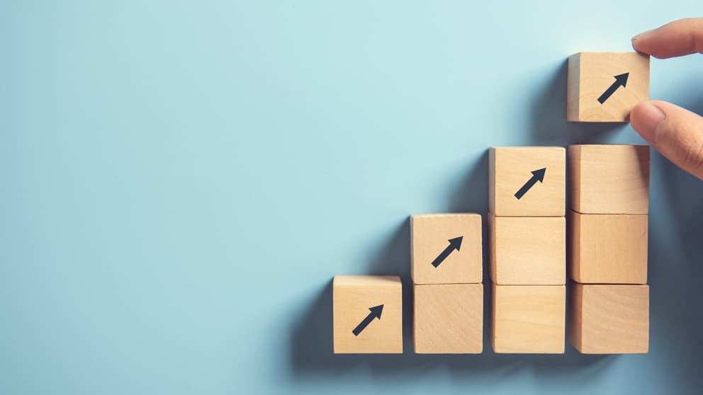 How to Calculate Sales Growth + Strategies for Success | Yesware