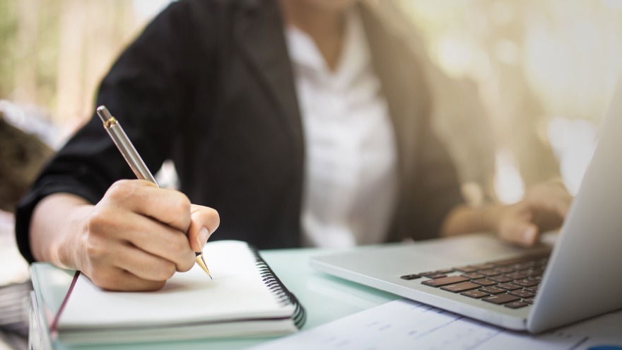 6 Linkedin Summary Examples To Master Your First Impression Yesware