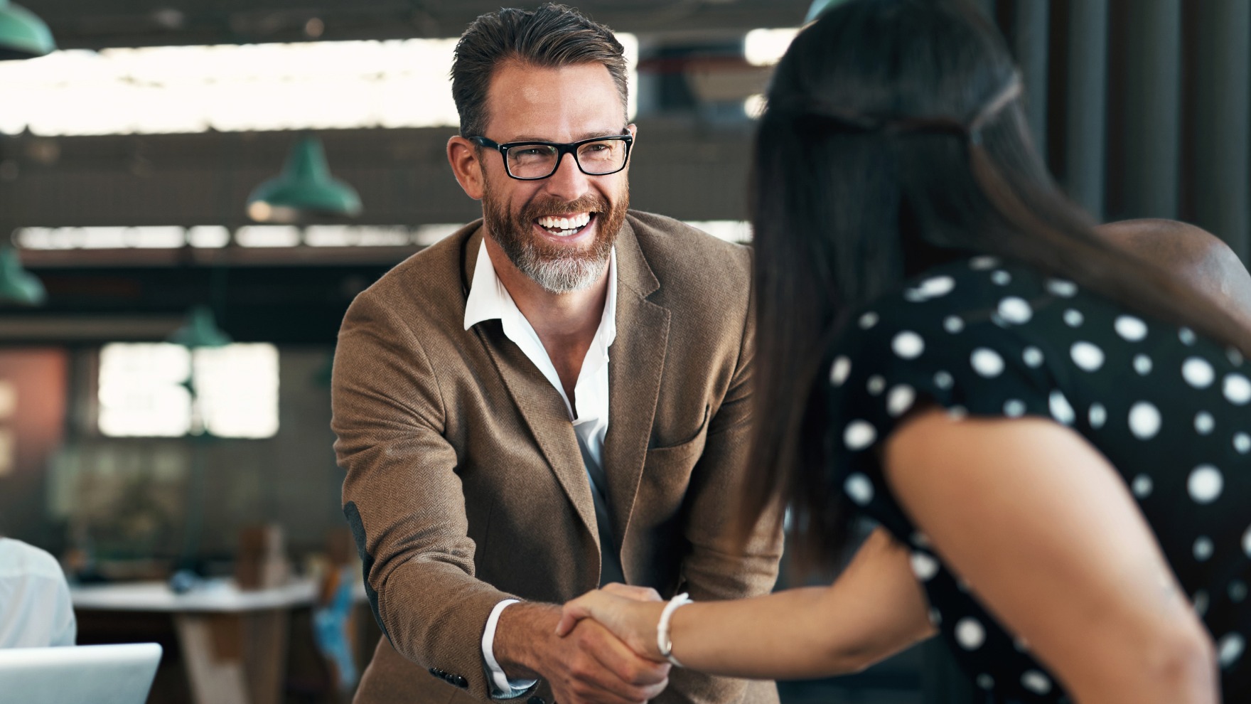 How to Use the Law of Reciprocity in Sales to Win More Deals | Yesware